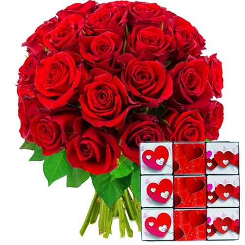 Cadeaux Gourmands "30 ROSES ROUGES + NAPOLITAINS" - Livraison Express ...